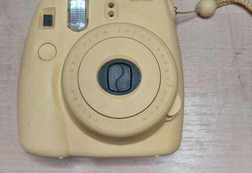 Плёночный фотоаппарат Instax mini 8 желтого цвета