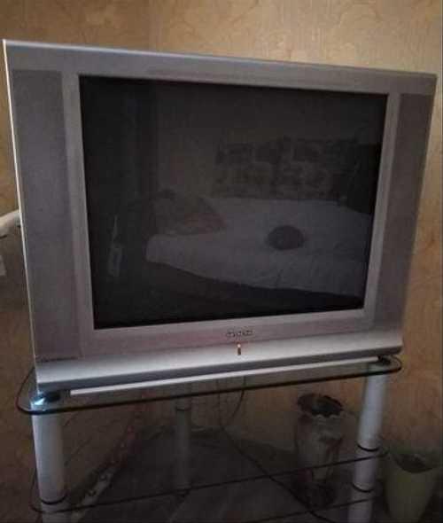 Стеклянная тумба + телевизор