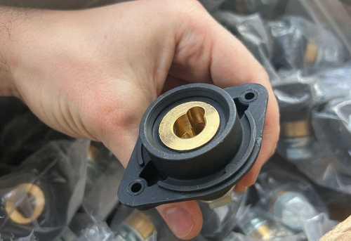 Разъем для кабеля на invertec v350pro