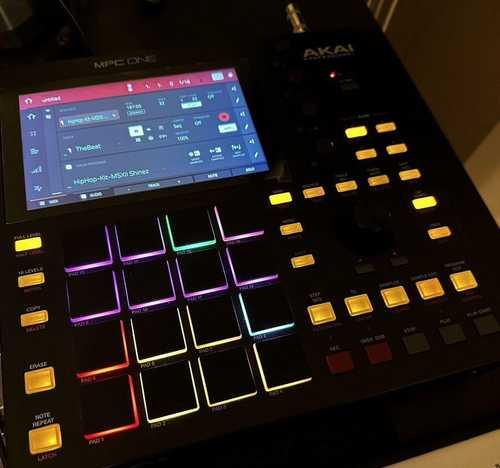 Akai pro mpc one