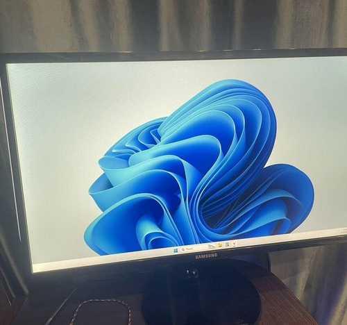 Монитор Samsung 24"