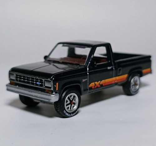 1/64 Ford Ranger XL 1985 Blue Johnny Lightning