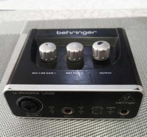 Внешняя звуковая карта Behringer U-phoria um 2