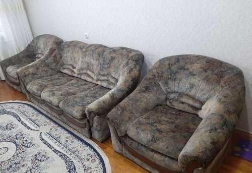 Мебельный гарнитур (диван + 2 кресла диван)