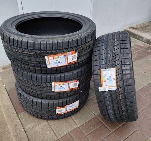 Tracmax X-Privilo S360 285/45 R22 114