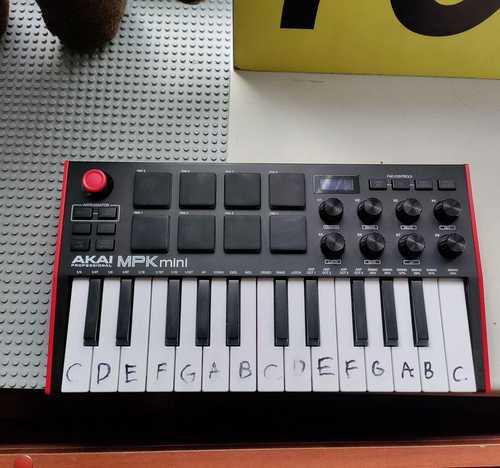 2-х актавная клавиатура akai MPK mini