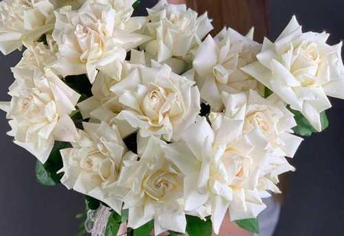 Букет с белыми французскими розами