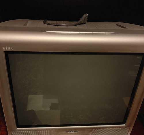 Телевизор Sony Trinitron 51см пульт с батарейками