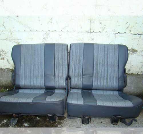 Сидения второго ряда Toyota Land Cruiser 80 1992г