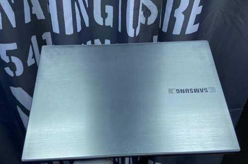 Ноутбук Samsung np3000