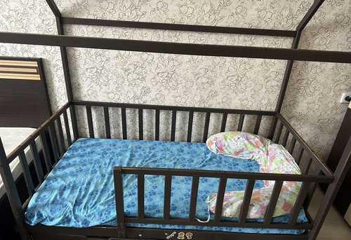 Детская кровать домик бу с матрасом