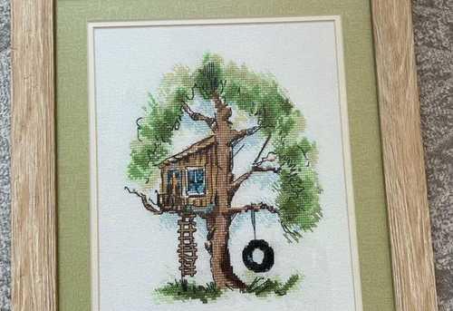 Картина вышивка "дом на дереве"
