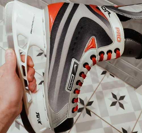 Хоккейные коньки bauer 43р CCM,graf,nike,reebok