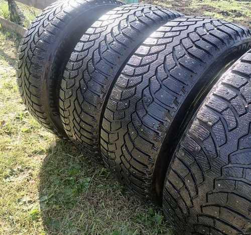 Bridgestone Blizzak 6 225/65 R18 104