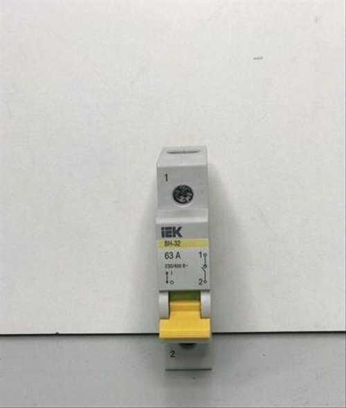 Автоматический выключатель iek BH-321P 64A(42762)