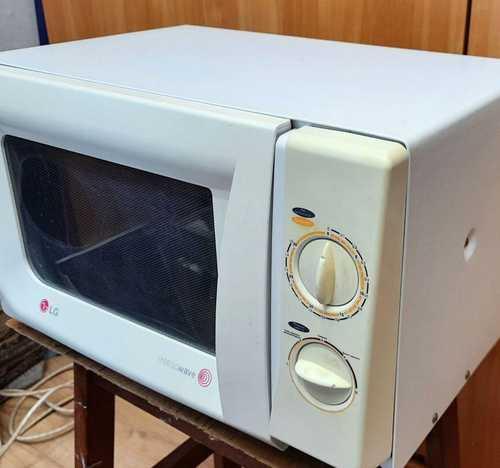 Микроволновка LG, MS-2042G, хор. сост., 20 л, 700