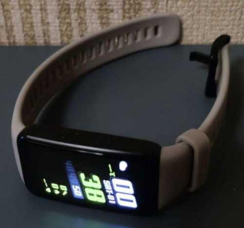 Фитнес браслет Honor band 6