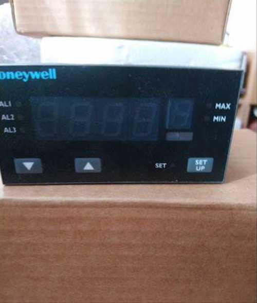 Универсальные контроллеры Honeywell