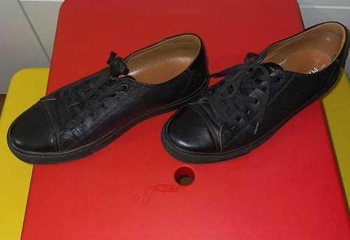 Женская кожаная обувь 40 размер