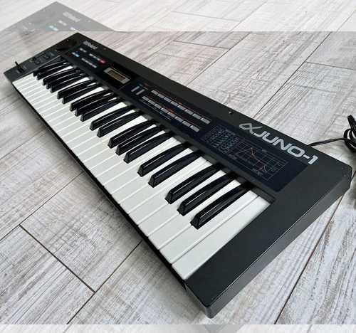 Roland alpha juno 1