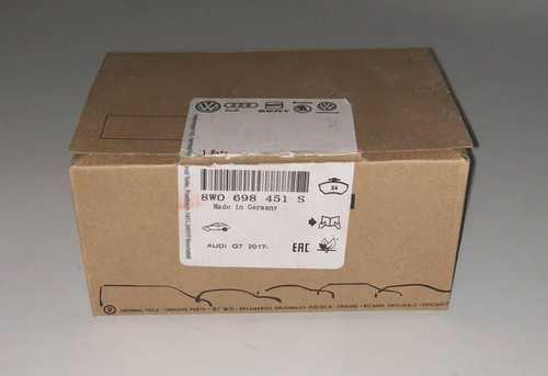 Тормозные колодки vag задние 8W0698451S