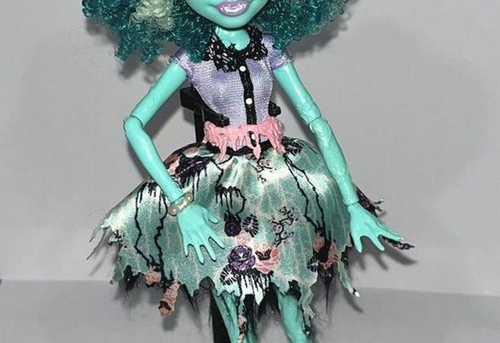 Кукла Monster High Хани Свомп базовая