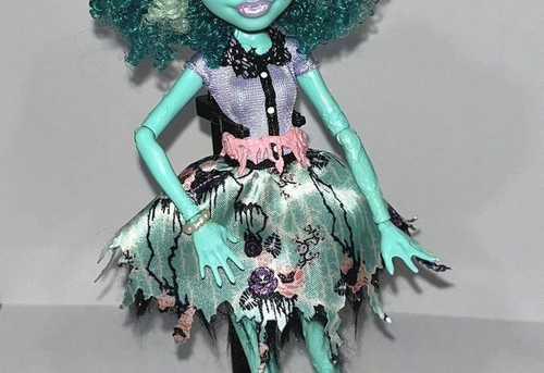 Кукла Monster High Хани Свомп базовая