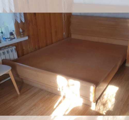 Кровать двухспальная 180 200 деревянная