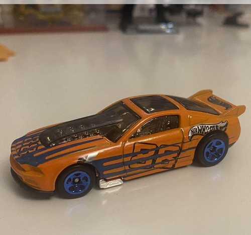 Hot Wheels 13 Ford Mustang GT