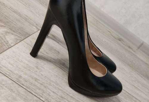Туфли Pierre Cardin женские черные на каблуке