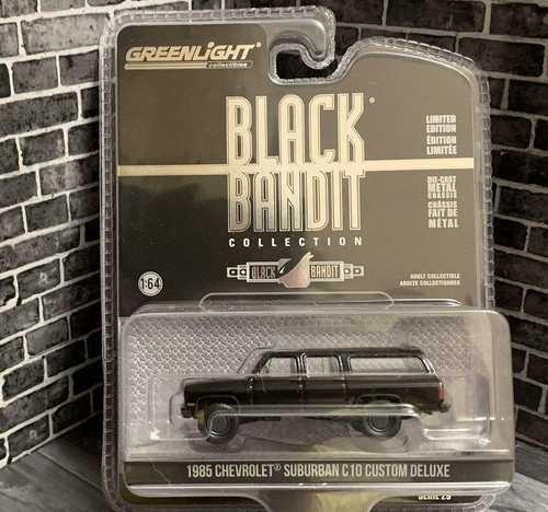 Greenlight 1/64 chevrolet Suburban C10 1985 Black