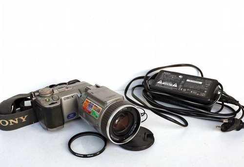 Цифровая камера Sony DSC-F707