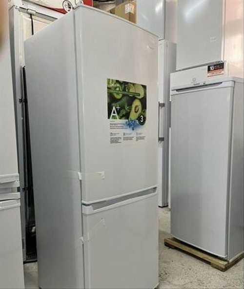 Холодильник с морозильником dexp RF-cd170nma/W бел