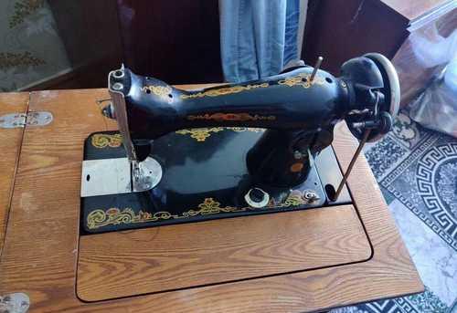 Швейная машинка рабочая