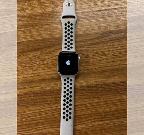 Apple watch 5 series nike 