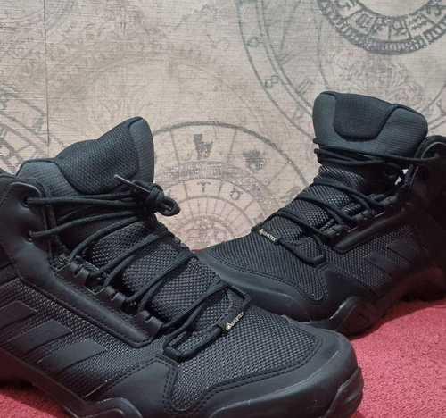 Зимние кроссовки Adidas terrex