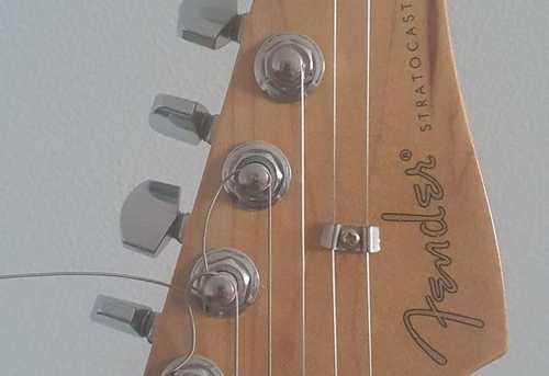 Электрогитара Fender Stratocaster Blacktop HH