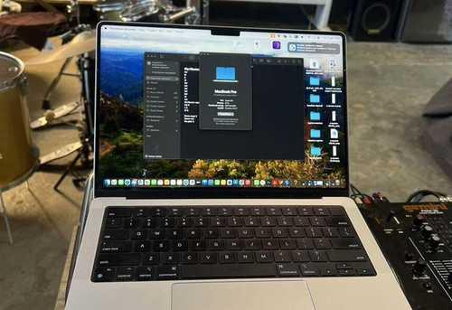 Apple MacBook Pro 14 m3 на гарантии
