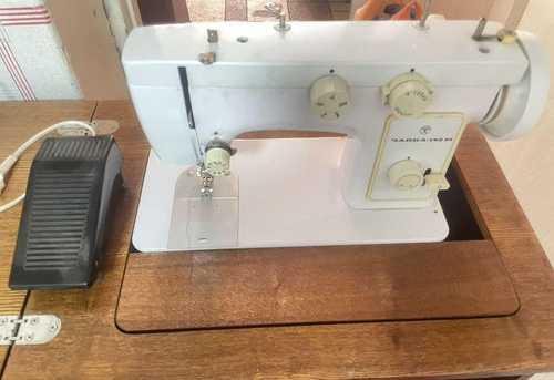 Швейная машина Чайка M-142