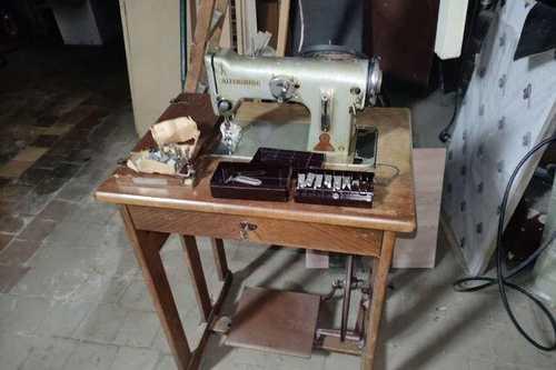 Швейная машинка altenburg германия
