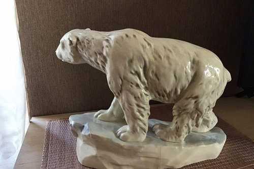 Фарфоровая статуэтка «Медведь на льдине». Германия