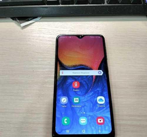 Samsung Galaxy A10, 2/32 ГБ