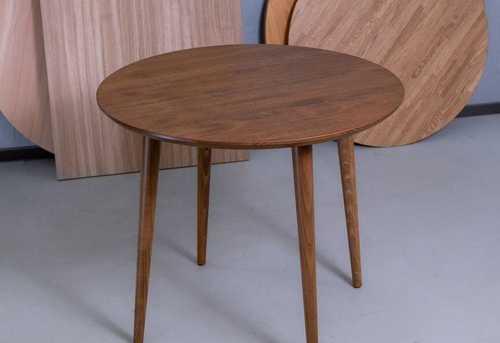Круглый кухонный стол из бука на точёных ножках