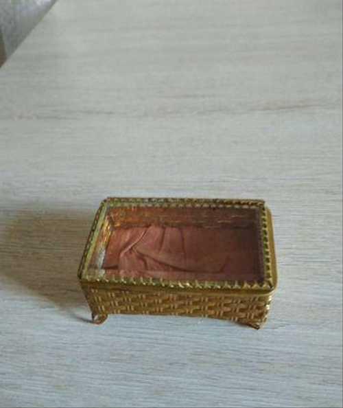 Шкатулка стеклянная, винтаж