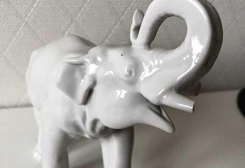 Фарфоровая статуэтка Слон лфз