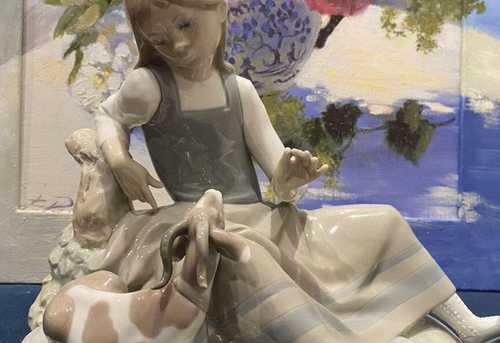 Фарфоровая статуэтка Девочка с козой Lladro