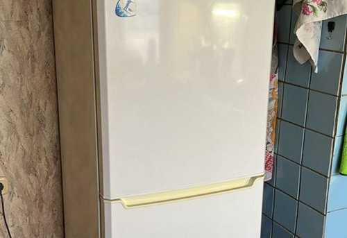 Холодильник двухдверный samsung RL38sbsw