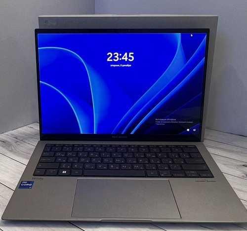 Asus zenbook UX5304V i7-1355U 16/1TB