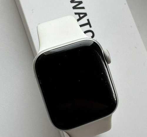 Часы apple watch se 2