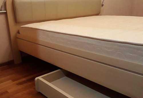 Кровать двуспальная с матрасом 160 200